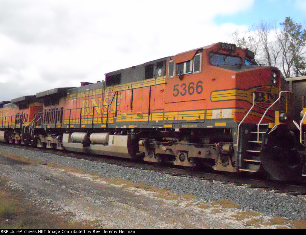 BNSF 5366